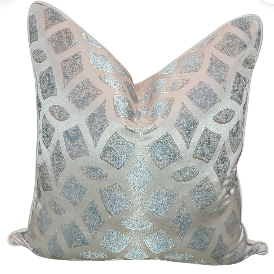 "Layla" – Decor Of My Own